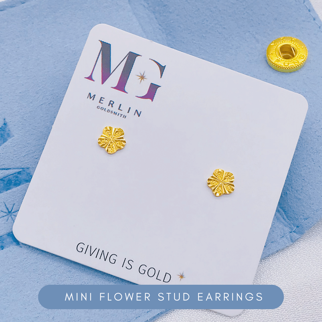 916 Gold Mini Flower Stud Earrings | Merlin Goldsmith